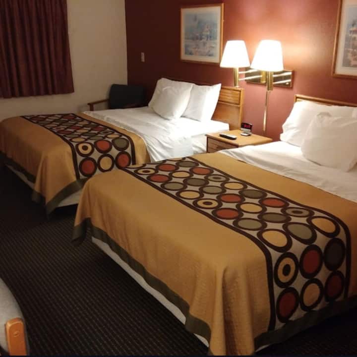 2 Full Beds Non-smoking | Wautoma Inn - Spring Lake, WI
