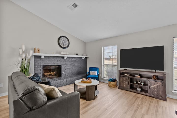 Flower Mound Gem - House & Pool - Flower Mound, TX