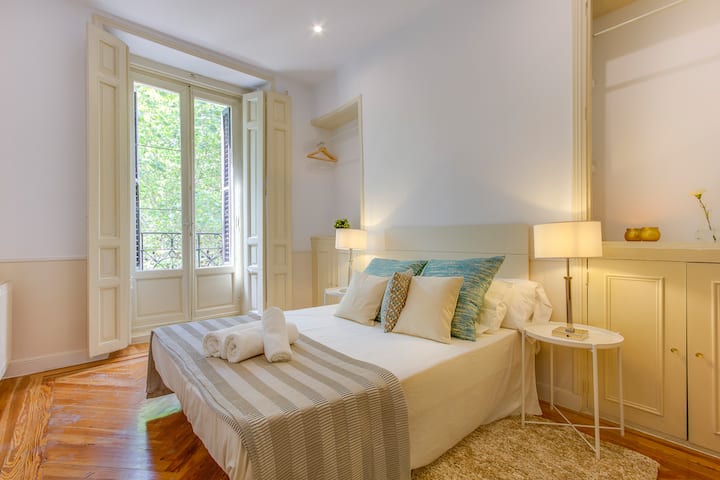 2. Habitación Doble Con Balcón En Plaza España - Madrid