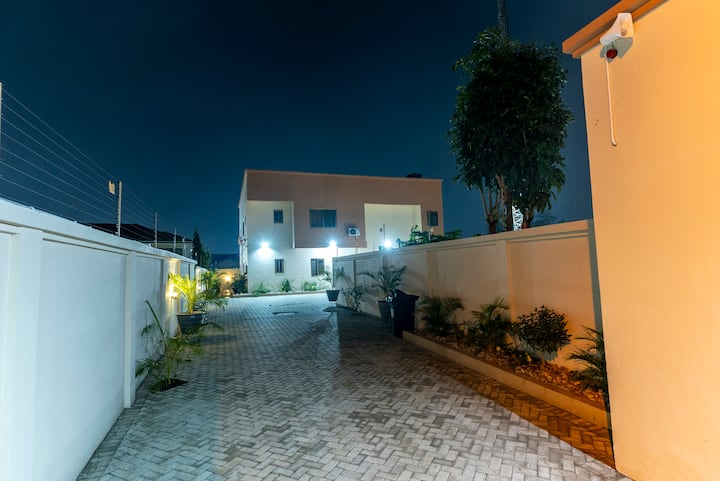 Modern 2bedroom Home In East Legon(adjirigano) - Ghana
