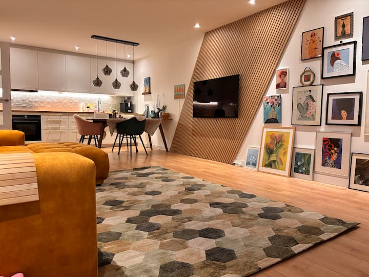 Cozy, Stylish & Feminine Escape Close To Amsterdam - Hilversum