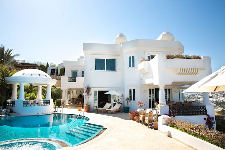 Luxury Villa With Sea View For 12 People In Bodrum - Bodrum