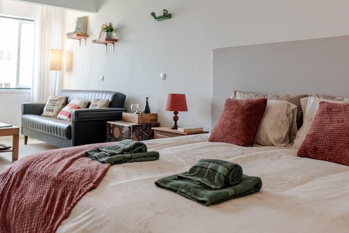 King Suite With Lounge Ocean View In Sagres Centre - Sagres