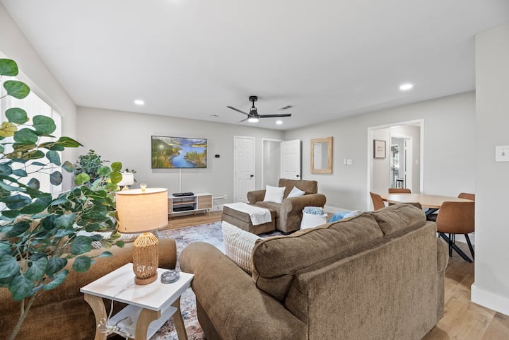 Fresh 4br/2ba | Near Iah, Renovated & Family Ready - Northside - Houston