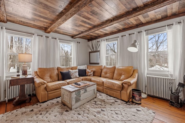 Private Farm Loft - Tub, Animals & Pasture Views - Belmont, NH