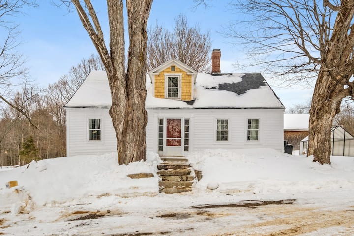 Farm Stay: Beautiful 1br Apartment! Mini Cows! - Belmont, NH
