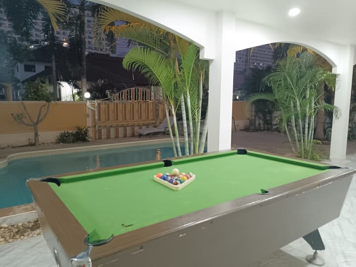 Royal Park Village,6 Br Villa - Pattaya City