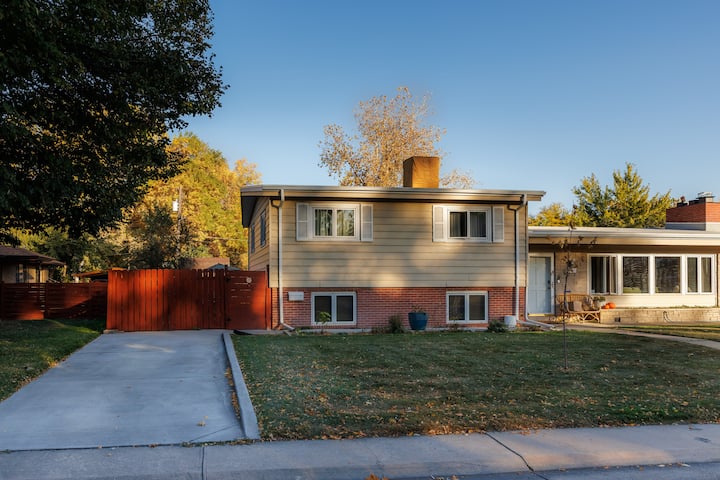 Mid-term Rental Private Mother In Law Suite - Lakewood, CO