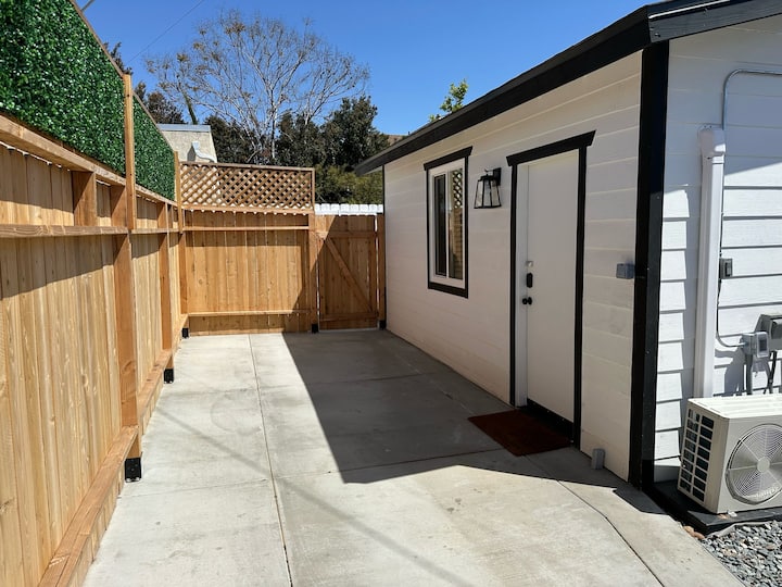 Midcity Retreat - San Diego, CA