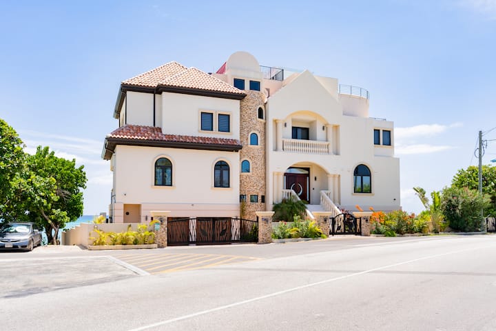 Oasis 7 A Luxury Vacation Rental - Cayman Islands