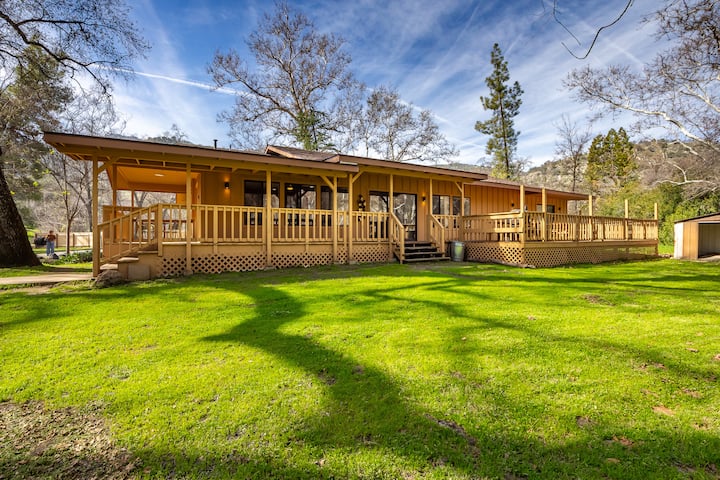 Serene Riverfront Home - Private Access To River - Three Rivers, CA