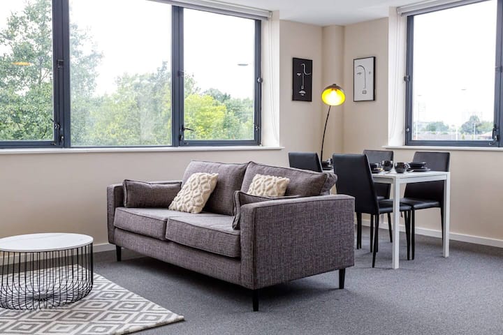 Sleek & Spacious 2-bed Flat In Central Manchester - Manchester