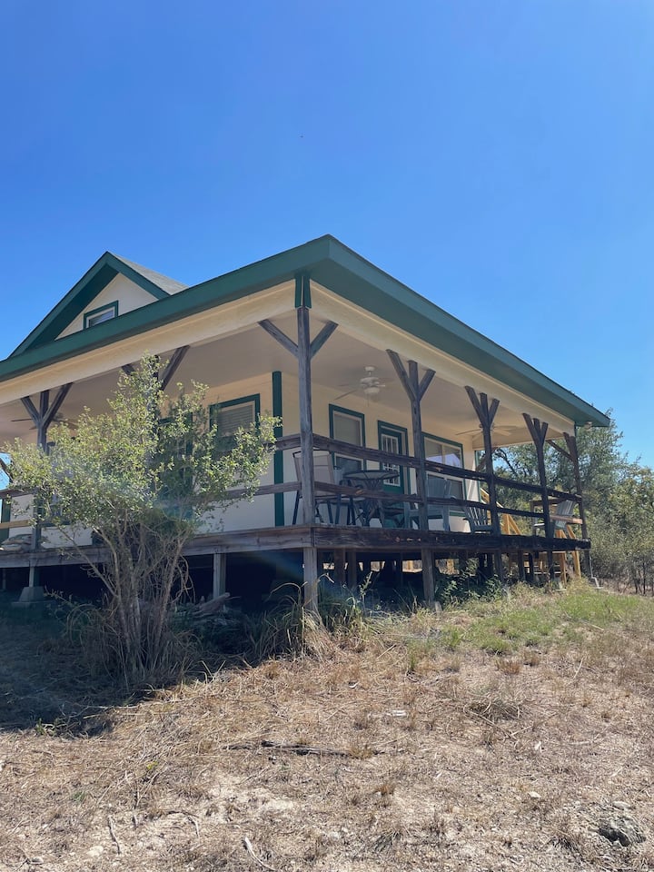 Bandera Bunkhouse On Mason Creek - Bandera, TX
