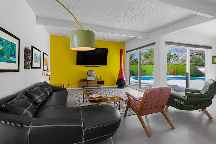 Mid-century, Salt Water Pool, Large Grassy Yard! - Palm Springs