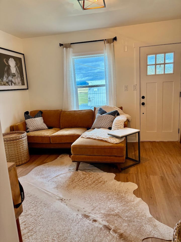 The Lyon's Den On Hagen Farm! - Snohomish, WA