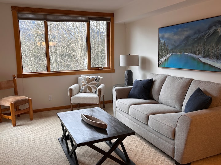 Boardwalk Views | Penthouse | Central Location - Canmore