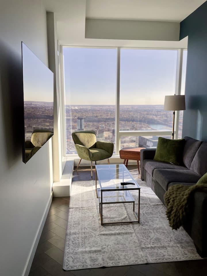 44th Floor Luxury At Legends - Edmonton