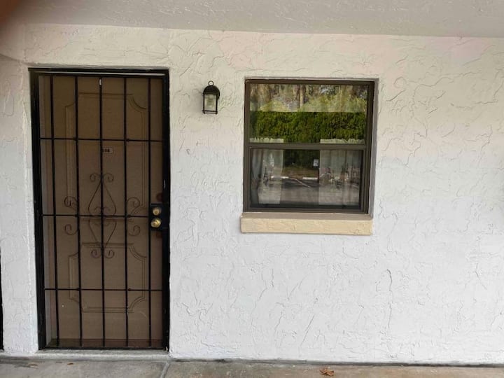 2 Bed / 2 Bath Apt Golf Course - Daytona Beach, FL