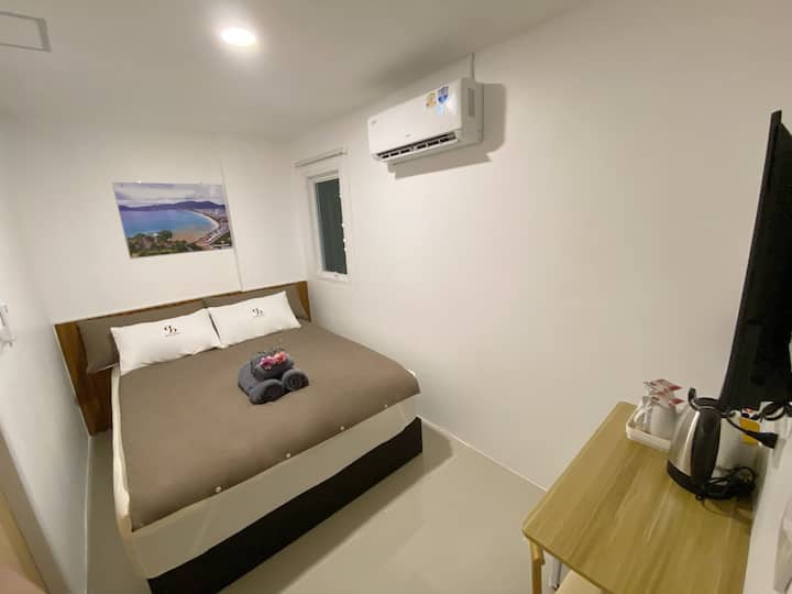 Sj Beach House Patong Queen Bed - タイ パトンビーチ