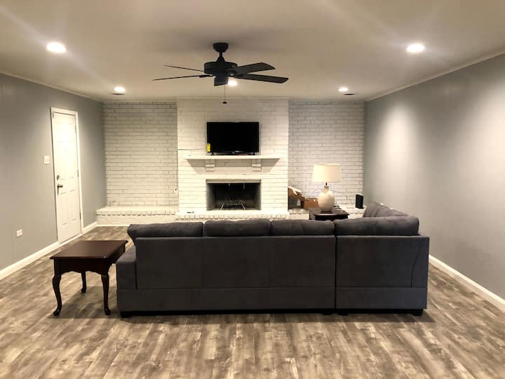 Male Med Student Housing— 5 Min Walk; Exec Suite - Houma, LA