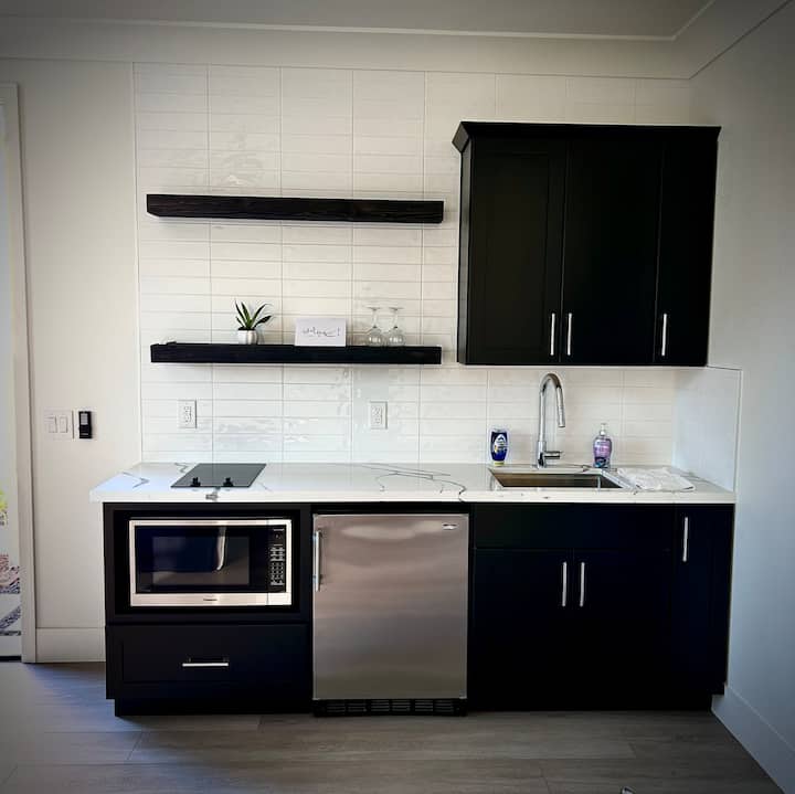 Modern Casita With Kitchenette - Temecula, CA