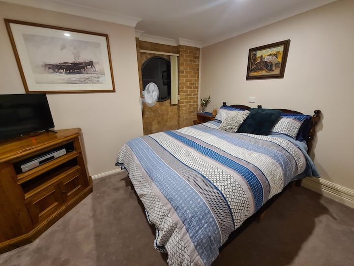 Queen Room @ The Place Of Peace - Maitland