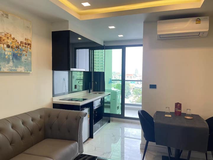 051市区海边一公里/生活便利可以做饭洗衣服/可以参观，欢迎入住 - Pattaya City