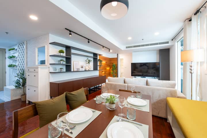 Spacious 2br 90sqm · Phrom Phong · Near Emsphere - Thailand