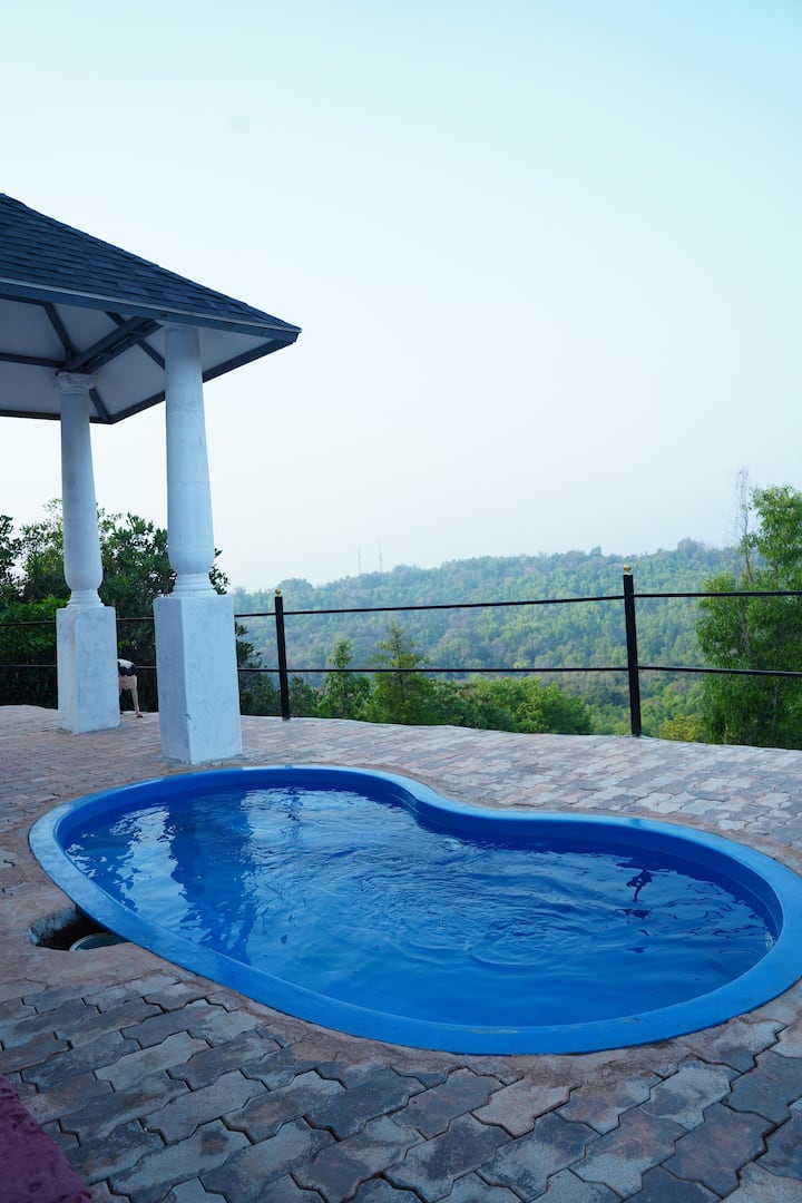 Cottage 302 , With Private Pool - 