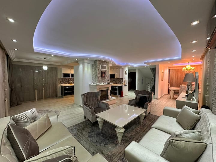Muhteşem Havuzlu Villa - Oba