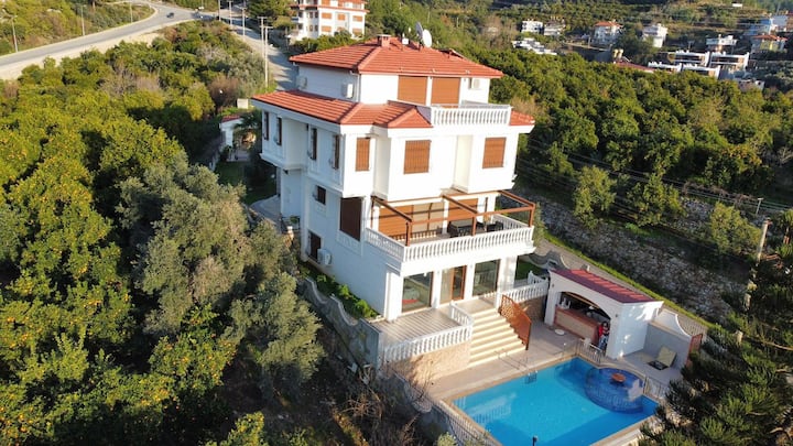 Muhteşem Havuzlu Villa - Alanya