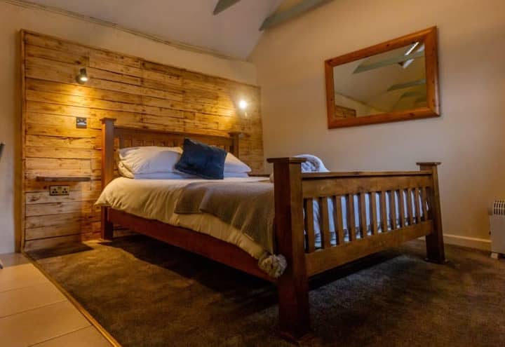 Rustic King - Seaton