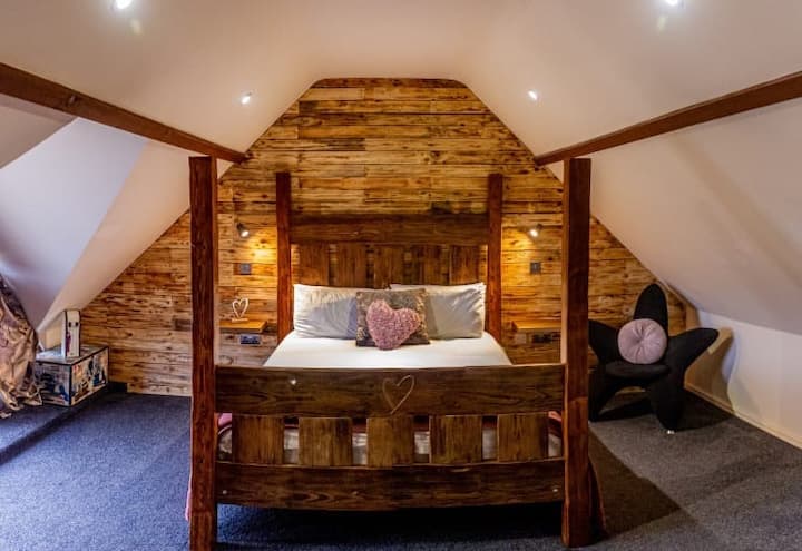 Four-poster Suite - Lyme Regis
