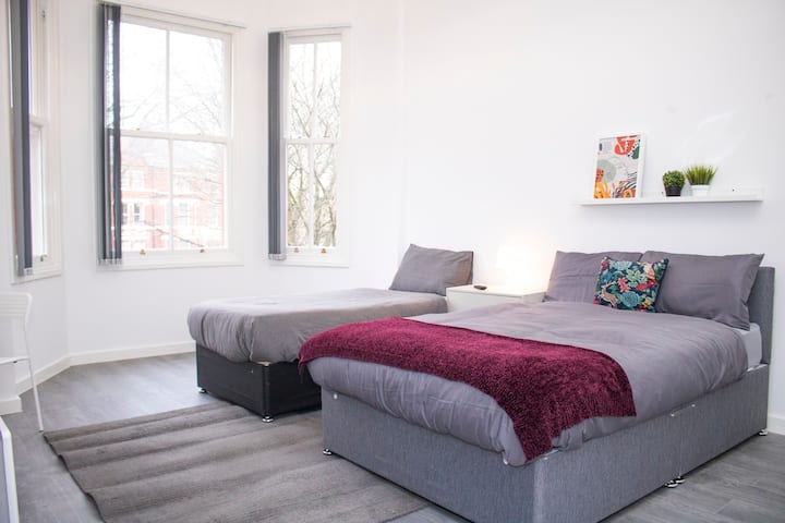 Comfy 1-bedroom In A Shared House At Princess Rd. - 利物浦