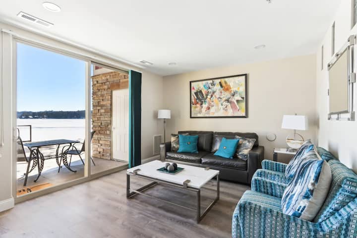 Luxury Beachfront Retreat At Delton Grand - Wisconsin