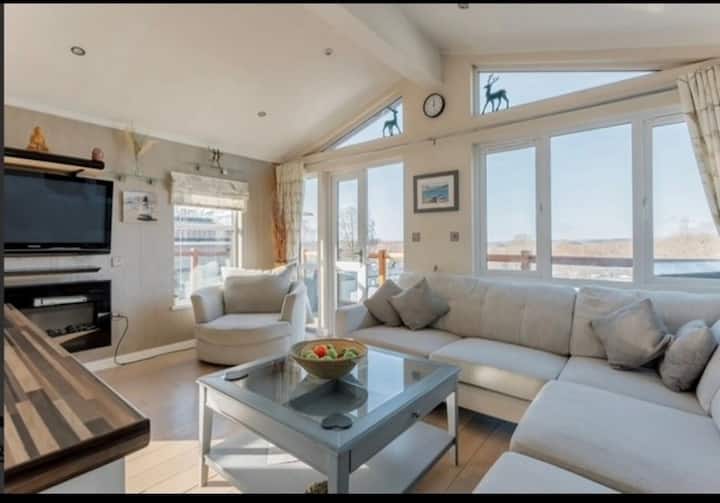 Fuchsia Lodge, Dogs Stay Free, Rockley Park, Poole - Wareham