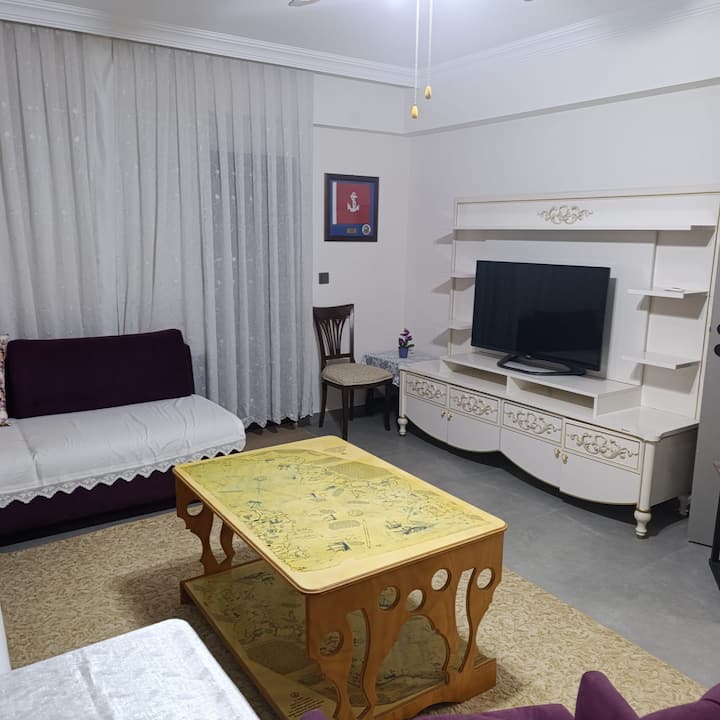 Foça'da Havuzlu Taş Ev - Foça