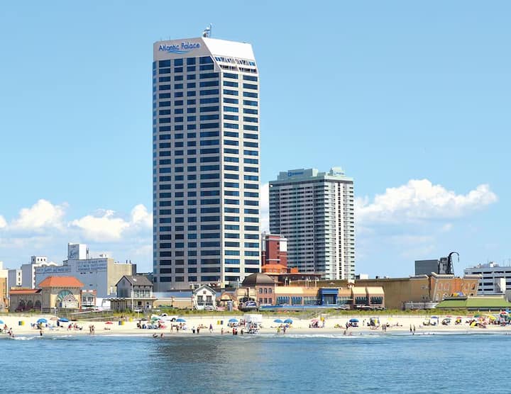 Boardwalk Beachfront Suite & Resort - Atlantic City, NJ