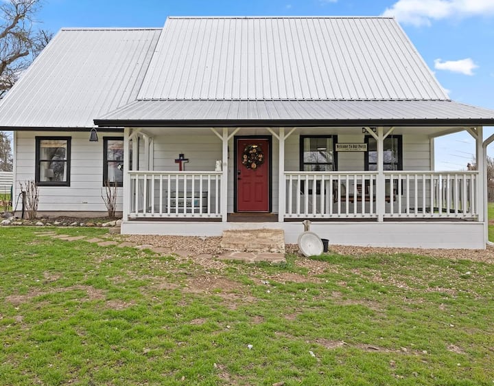 Hill Country Farm Stay - Elgin, TX