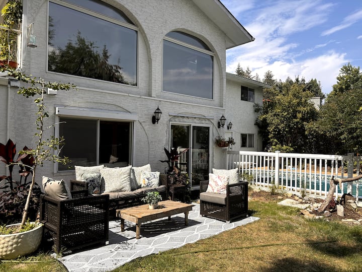 Blue Vista Villa - Lake Country