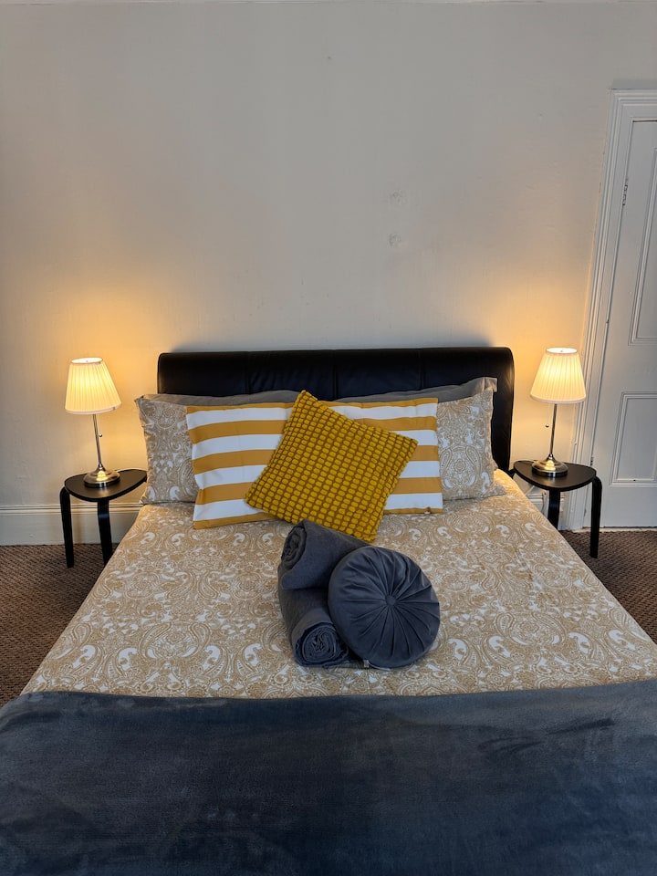 Double Bedroom Antrim Road - Belfast