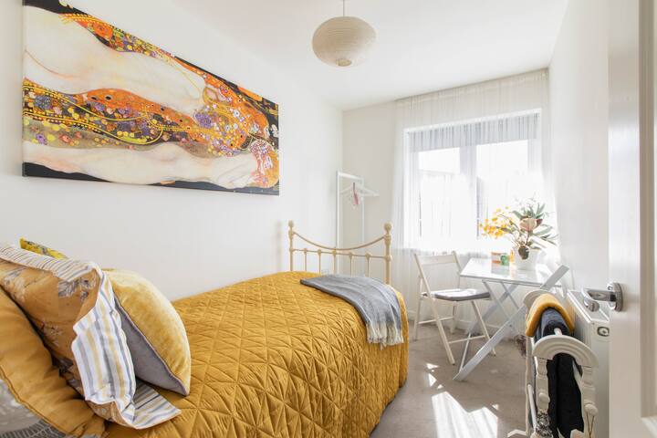 Single Bedroom In Littlehampton Home - Bognor Regis
