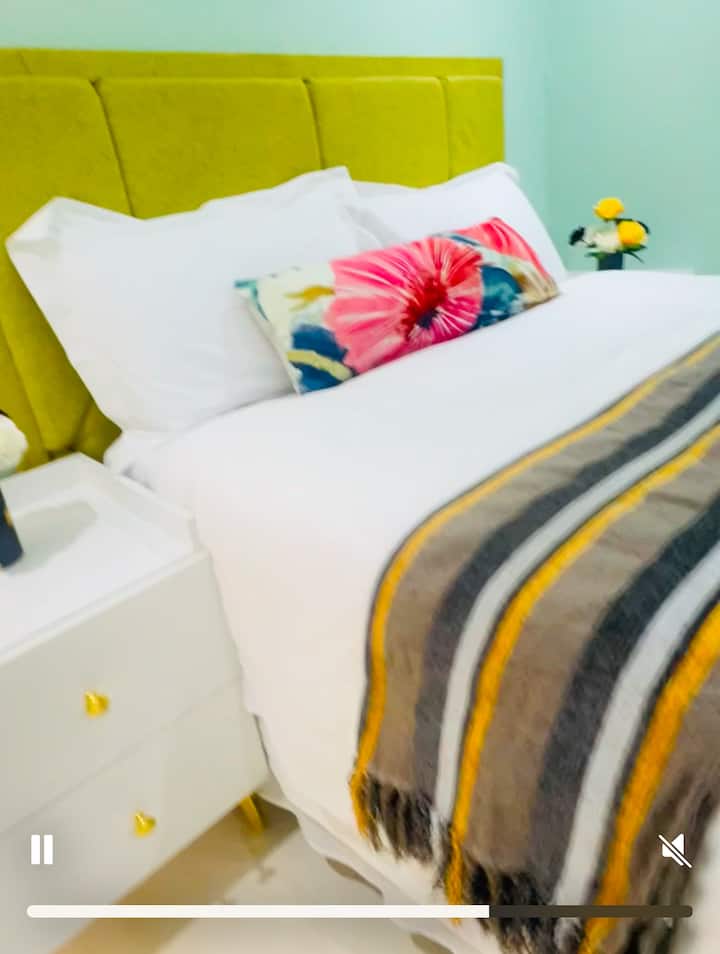‘The Night’ Guesthouse! - Kwambonambi