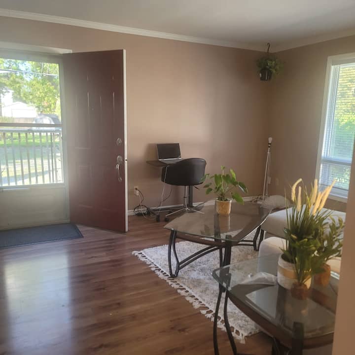 Single Level Cottage Style - Chatham-Kent