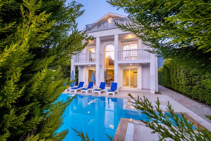 öLüdeniz' De Eşsiz Lüks Villa - Fethiye