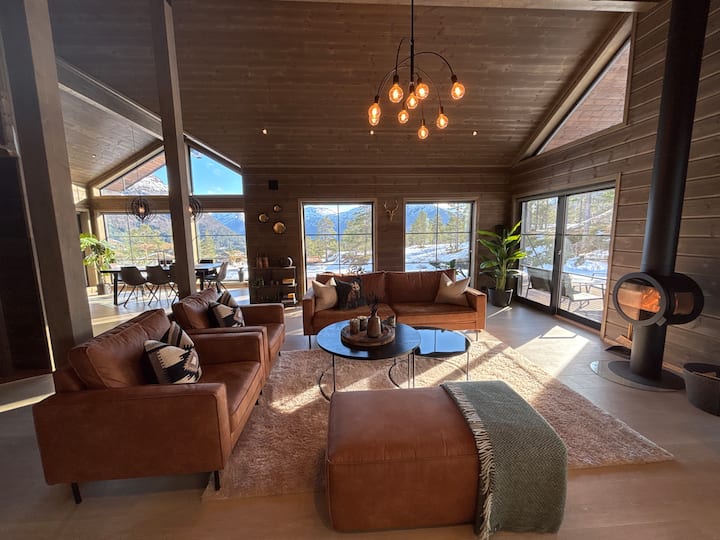 Nydelig Hytte I Fjellheimen - Innvik