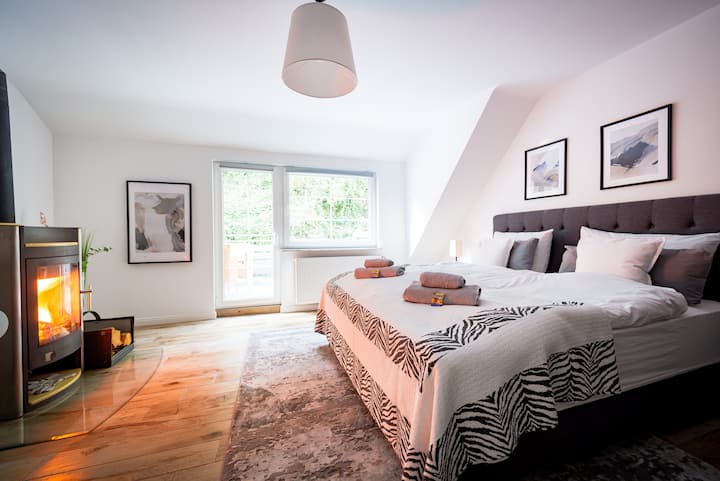 120m² Burgsuite | 4 Rooms| Xxl Terrace | A1 - Burscheid