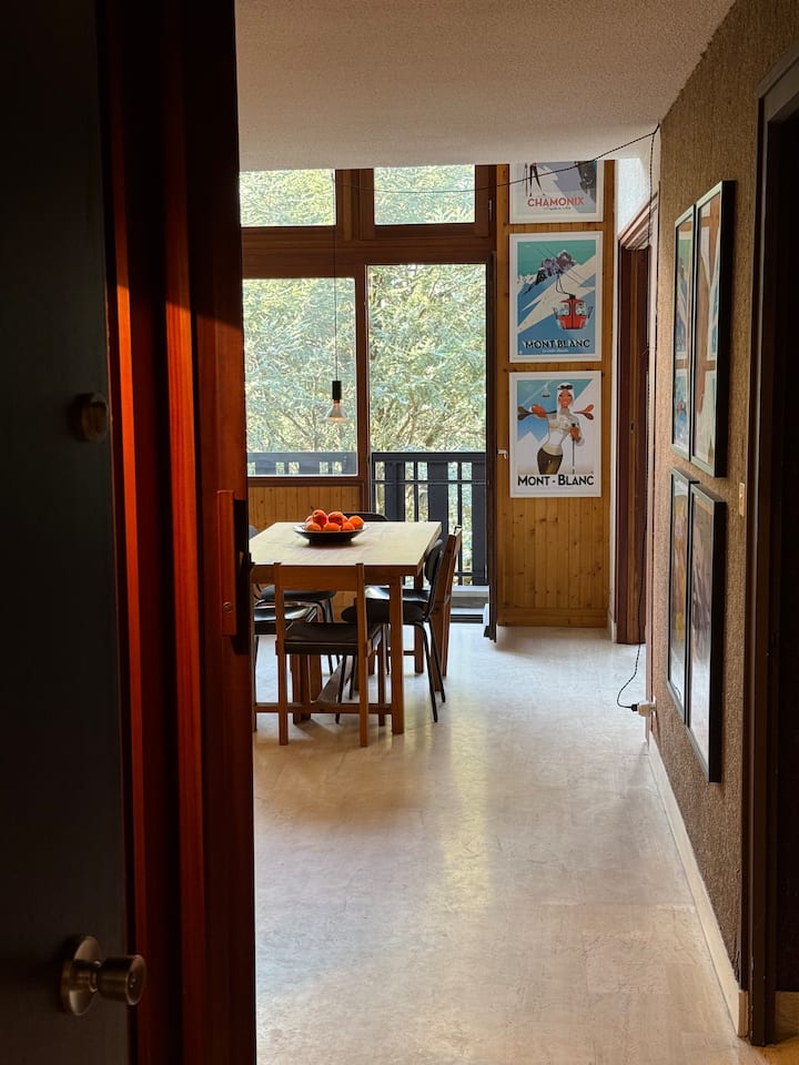 Brevent74, Prime Location 70's Loft - Courmayeur