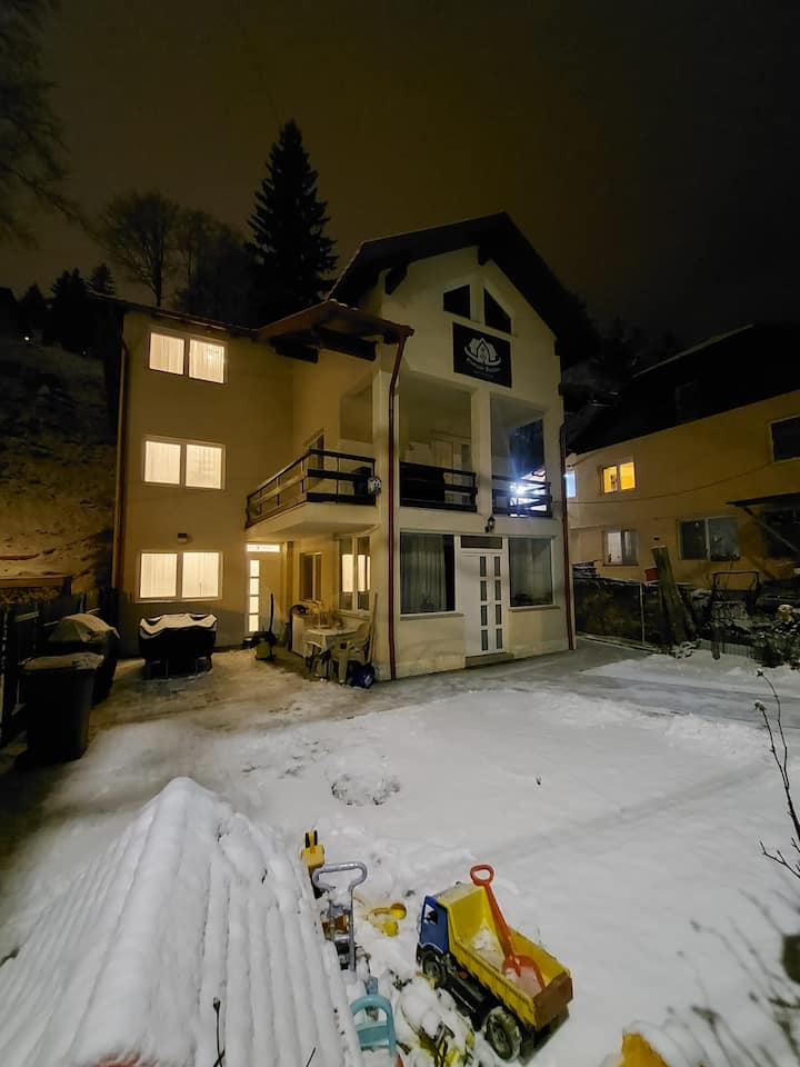 Casa Ta De La Munte - Bușteni