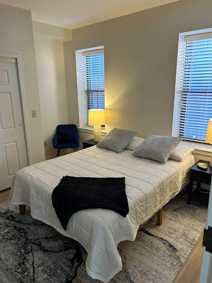 New 1br Apt, Close To Everything - Rochester, NY